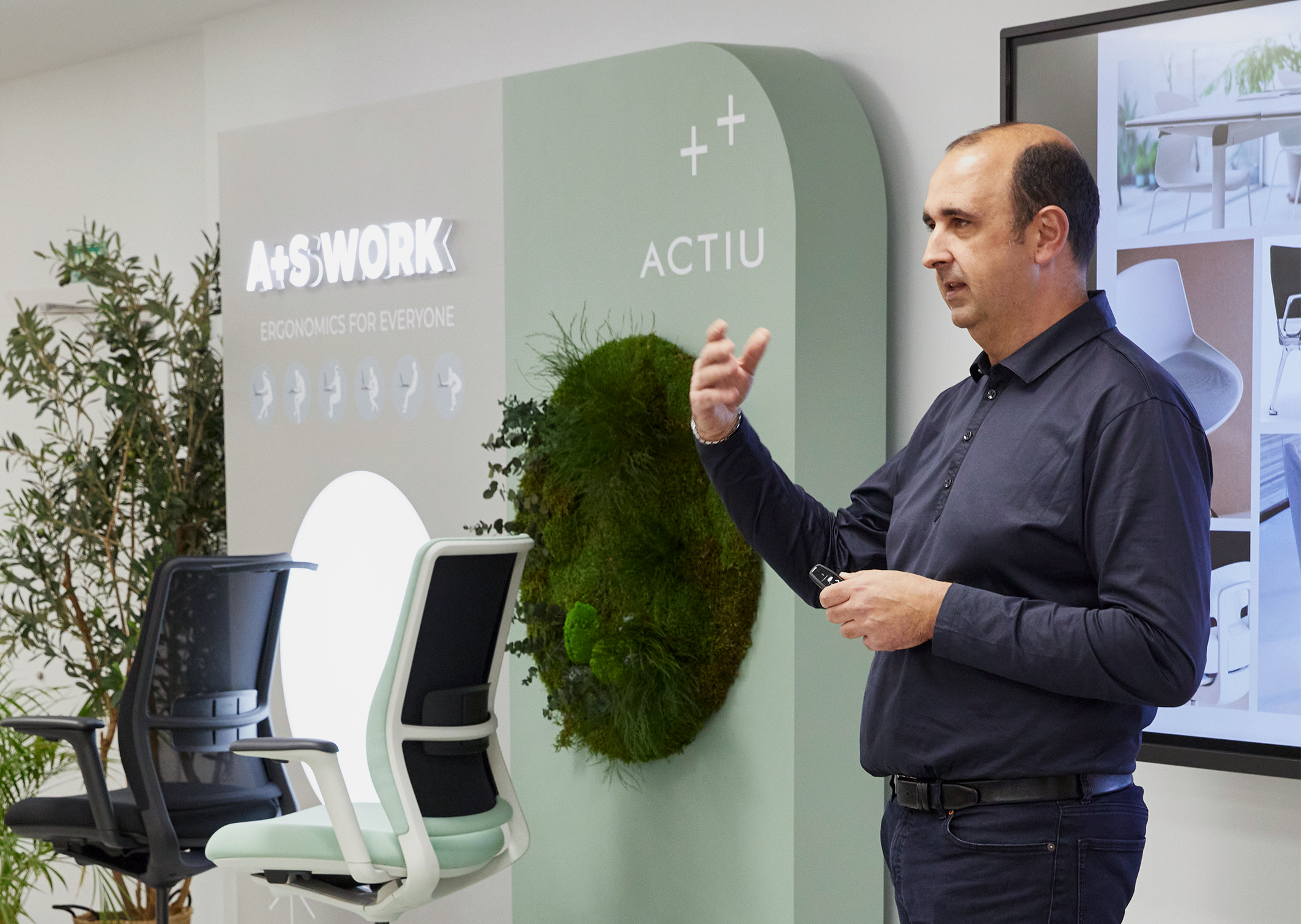 A+S Work is a light, intuitive and sustainable chair